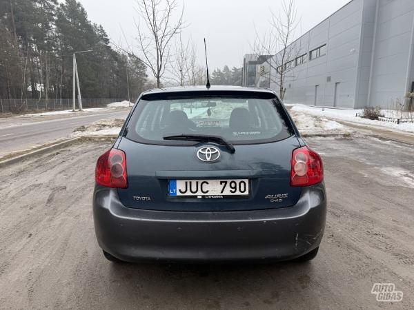 Grey Toyota Auris 2007 in Vilnius, with an engine capacity of 2.00 L and mileage of 429 thousand km for 1350 €, photo 5 on AUTOMOTO.COM.LV