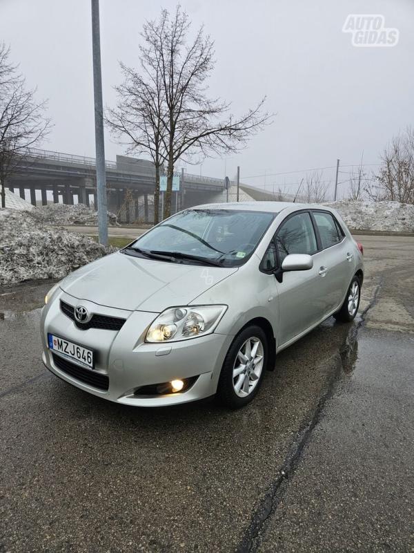 Grey Toyota Auris 2007 in Klaipeda, with an engine capacity of 1.60 L and mileage of 134 thousand km for 3500 €, photo 1 on AUTOMOTO.COM.LV