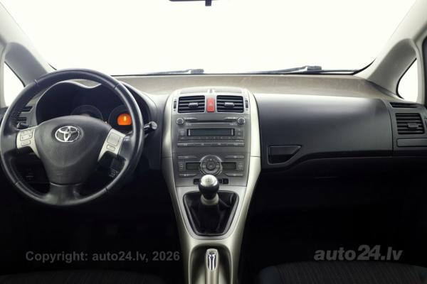 Pelēks Toyota Auris 2007 Tallina, ar dzinēja tilpumu 1.60 L un nobraukumu 179 tūkst. km par 1999 €, foto 5 vietnē AUTOMOTO.COM.LV