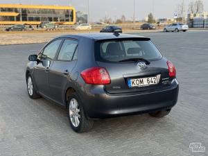 Grey Toyota Auris 2007 in Vilnius, with an engine capacity of 2.00 L and mileage of 304 thousand km for 2200 €, photo 4 on AUTOMOTO.COM.LV