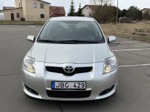Grey Toyota Auris 2007 in Panevezys, with an engine capacity of 2.00 L and mileage of 349 thousand km for 790 €, photo 2 on AUTOMOTO.COM.LV
