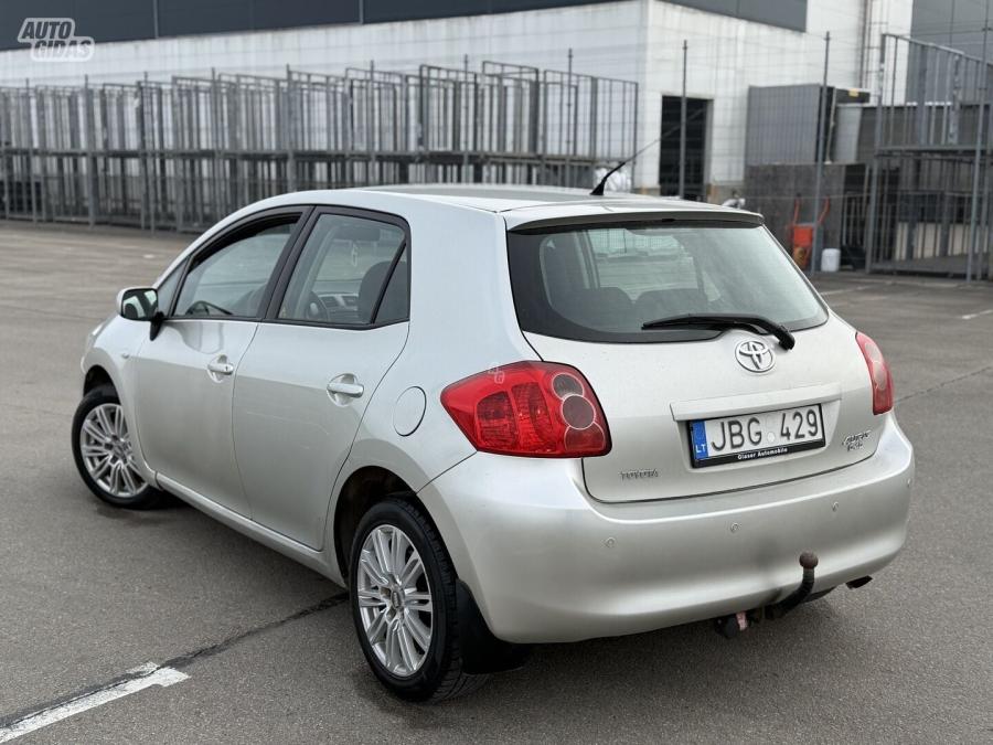 Grey Toyota Auris 2007 in Panevezys, with an engine capacity of 2.00 L and mileage of 349 thousand km for 790 €, photo 8 on AUTOMOTO.COM.LV