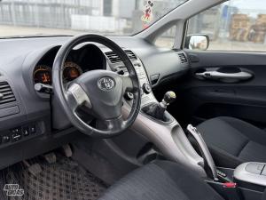 Grey Toyota Auris 2007 in Panevezys, with an engine capacity of 2.00 L and mileage of 349 thousand km for 790 €, photo 9 on AUTOMOTO.COM.LV