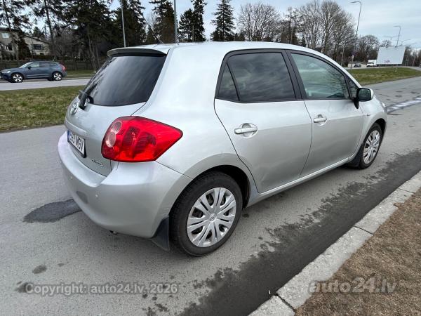 Grey Toyota Auris 2007 in Tallinn, with an engine capacity of 1.60 L and mileage of 138 thousand km for 2250 €, photo 4 on AUTOMOTO.COM.LV