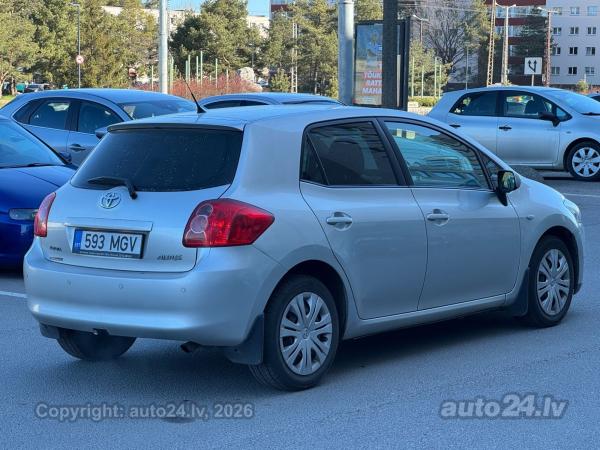 Grey Toyota Auris 2007 in Tallinn, with an engine capacity of 1.60 L and mileage of 138 thousand km for 2999 €, photo 3 on AUTOMOTO.COM.LV