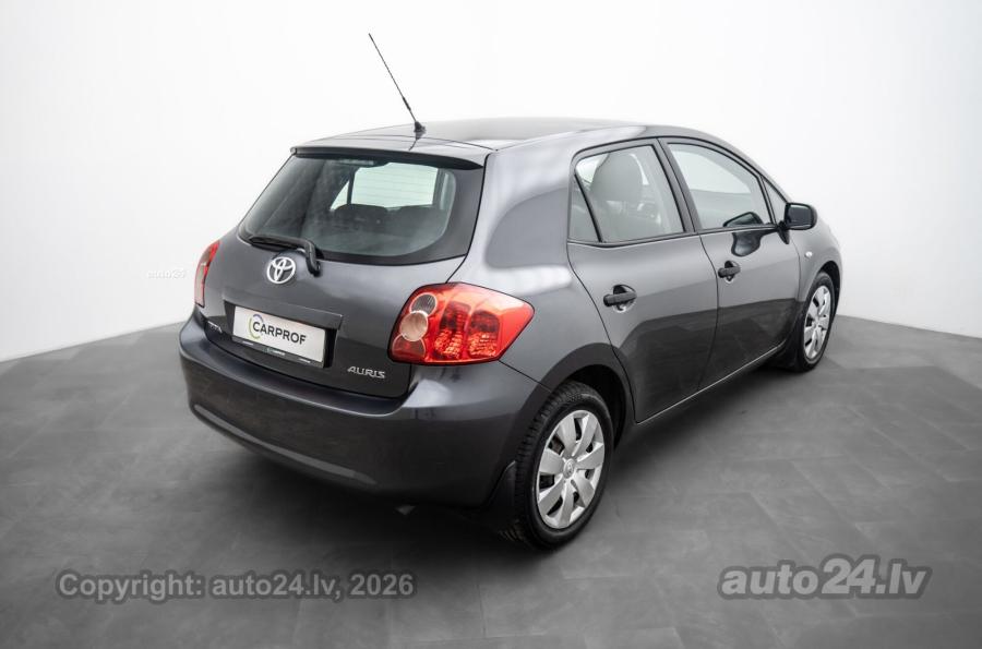 Pelēks Toyota Auris 2007 Tallina, ar dzinēja tilpumu 1.40 L un nobraukumu 111 tūkst. km par 3999 €, foto 5 vietnē AUTOMOTO.COM.LV
