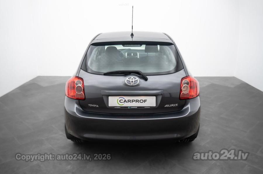 Pelēks Toyota Auris 2007 Tallina, ar dzinēja tilpumu 1.40 L un nobraukumu 111 tūkst. km par 3999 €, foto 6 vietnē AUTOMOTO.COM.LV