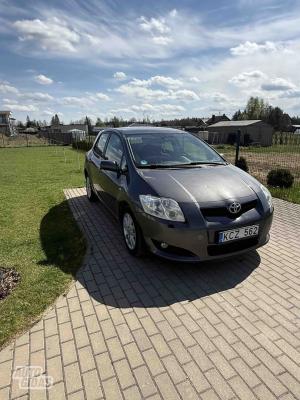 Grey Toyota Auris 2007 in Vilnius, with an engine capacity of 1.60 L and mileage of 233 thousand km for 2250 €, photo  on AUTOMOTO.COM.LV