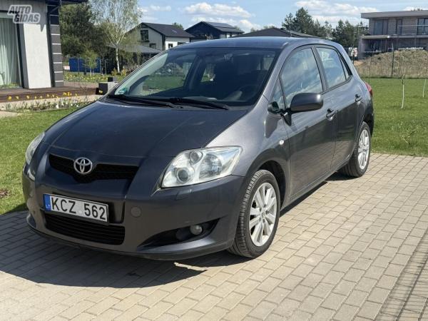 Серый Тойота Аурис 2007 в Вильнюс, объемом двигателя 1.60 л и пробегом 233 тыс. км за 2250 €, фото 2 на AUTOMOTO.COM.LV
