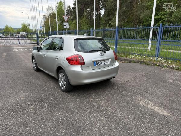 Grey Toyota Auris 2007 in Vilnius, with an engine capacity of 2.00 L and mileage of 132 thousand km for 2200 €, photo 5 on AUTOMOTO.COM.LV