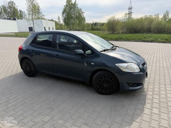 Pelēks Toyota Auris 2007 Kauņa, ar dzinēja tilpumu 2.00 L un nobraukumu 290 tūkst. km par 2490 €, foto 3 vietnē AUTOMOTO.COM.LV