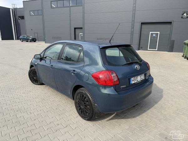 Pelēks Toyota Auris 2007 Kauņa, ar dzinēja tilpumu 2.00 L un nobraukumu 290 tūkst. km par 2490 €, foto 6 vietnē AUTOMOTO.COM.LV