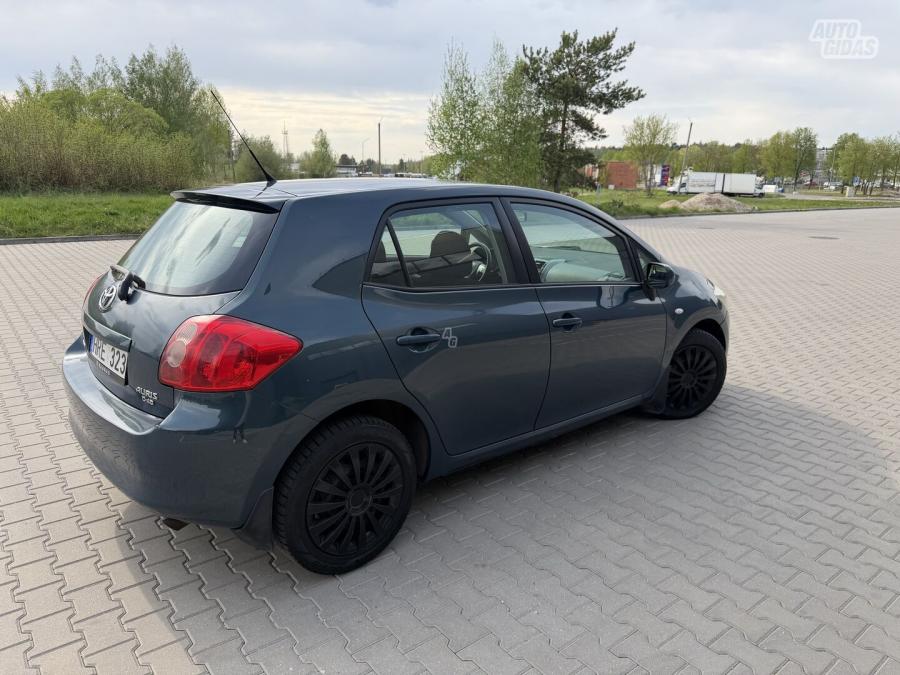 Grey Toyota Auris 2007 in Kaunas, with an engine capacity of 2.00 L and mileage of 290 thousand km for 1890 €, photo 5 on AUTOMOTO.COM.LV