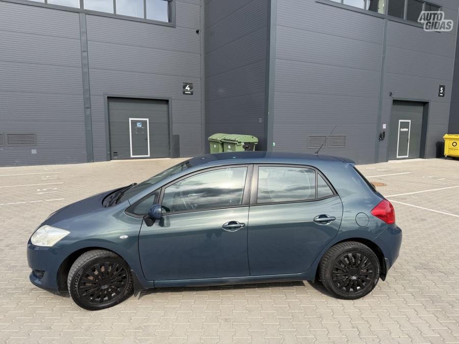 Grey Toyota Auris 2007 in Kaunas, with an engine capacity of 2.00 L and mileage of 290 thousand km for 1890 €, photo 6 on AUTOMOTO.COM.LV