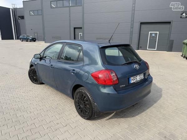 Pelēks Toyota Auris 2007 Kauņa, ar dzinēja tilpumu 2.00 L un nobraukumu 290 tūkst. km par 1950 €, foto 6 vietnē AUTOMOTO.COM.LV