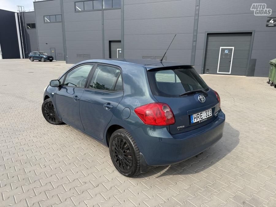 Grey Toyota Auris 2007 in Kaunas, with an engine capacity of 2.00 L and mileage of 290 thousand km for 1890 €, photo 7 on AUTOMOTO.COM.LV