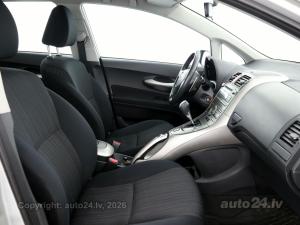 Grey Toyota Auris 2007 in Tallinn, with an engine capacity of 1.60 L and mileage of 229 thousand km for 2399 €, photo 7 on AUTOMOTO.COM.LV