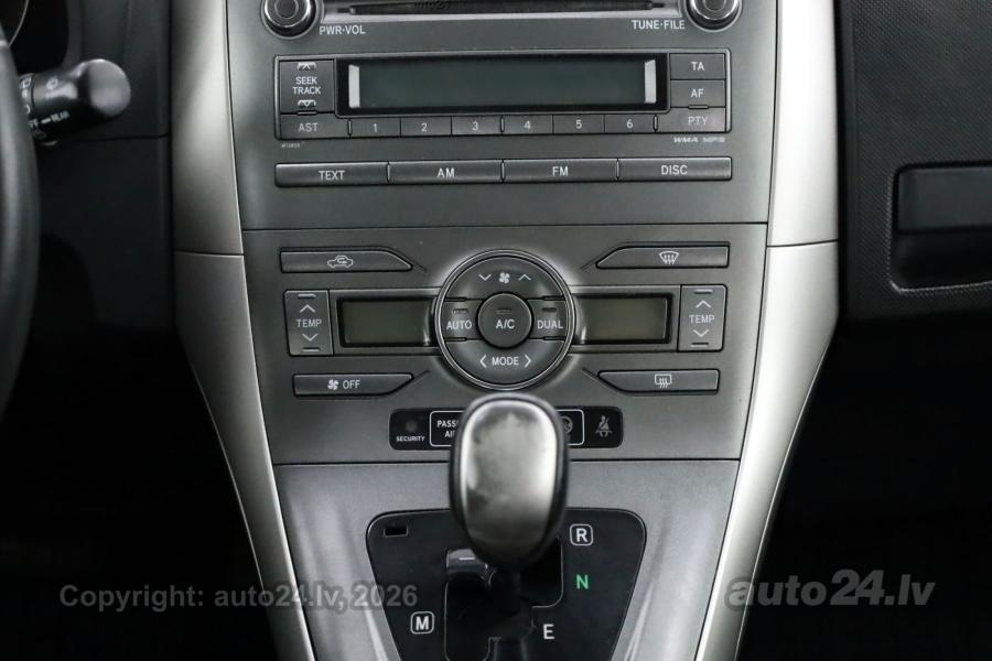 Grey Toyota Auris 2007 in Tallinn, with an engine capacity of 1.60 L and mileage of 229 thousand km for 2399 €, photo 9 on AUTOMOTO.COM.LV