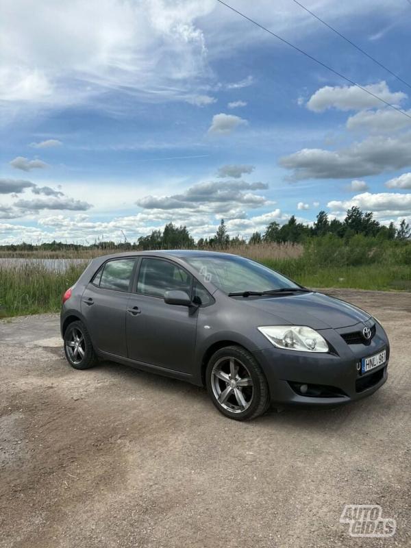Grey Toyota Auris 2007 in Vilnius, with an engine capacity of 2.00 L and mileage of 345 thousand km for 1750 €, photo 2 on AUTOMOTO.COM.LV