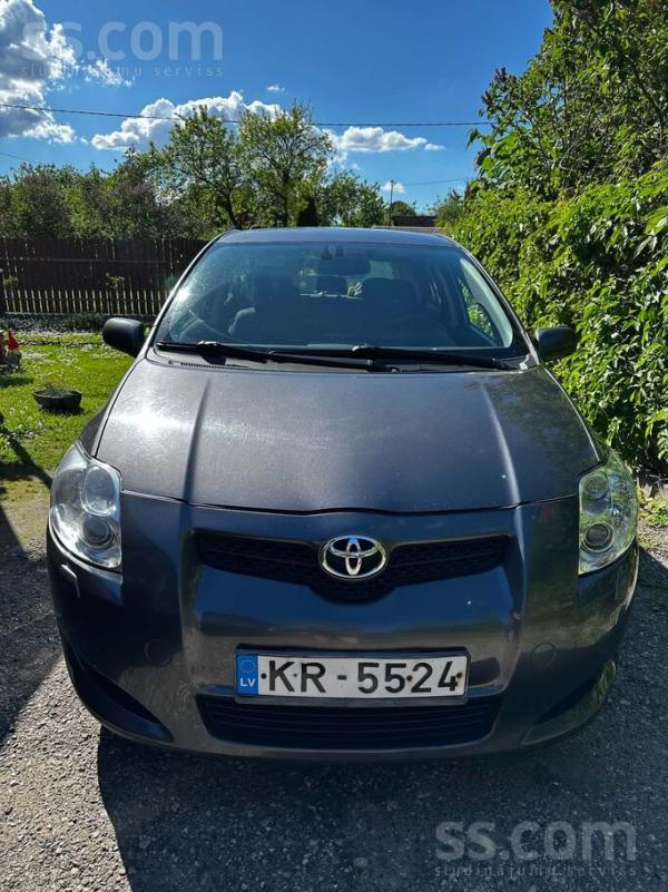 Pelēks Toyota Auris 2007 Rīga, ar dzinēja tilpumu 2.20 L un nobraukumu 314 tūkst. km par 3500 €, foto 2 vietnē AUTOMOTO.COM.LV