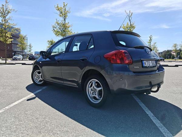 Grey Toyota Auris 2007 in Klaipeda, with an engine capacity of 1.36 L and mileage of 283 thousand km for 2500 €, photo 5 on AUTOMOTO.COM.LV