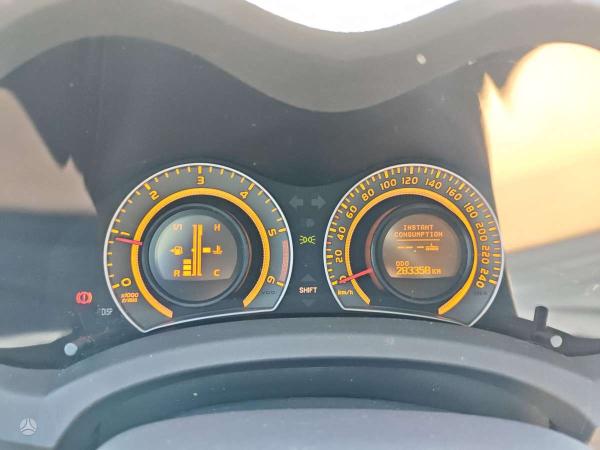 Grey Toyota Auris 2007 in Klaipeda, with an engine capacity of 1.36 L and mileage of 283 thousand km for 2500 €, photo 9 on AUTOMOTO.COM.LV