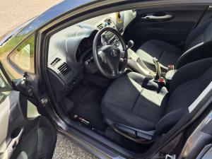 Grey Toyota Auris 2007 in Vilnius, with an engine capacity of 1.60 L and mileage of 143 thousand km for 3000 €, photo 3 on AUTOMOTO.COM.LV