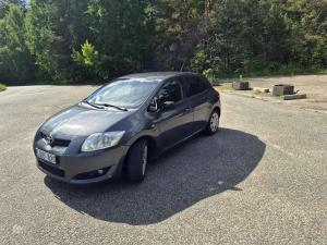 Grey Toyota Auris 2007 in Vilnius, with an engine capacity of 1.60 L and mileage of 143 thousand km for 3000 €, photo 4 on AUTOMOTO.COM.LV