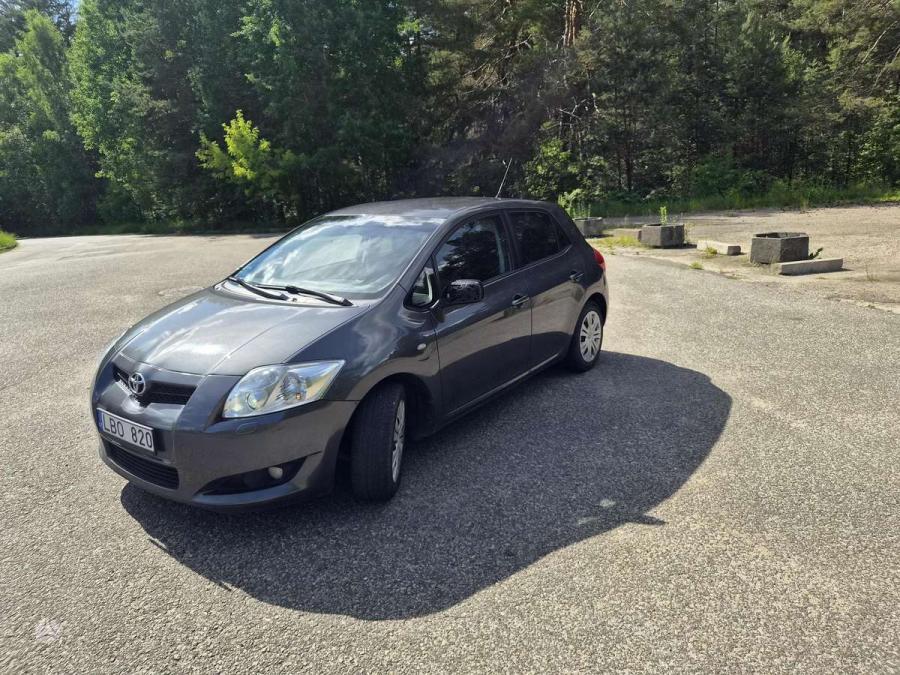 Grey Toyota Auris 2007 in Vilnius, with an engine capacity of 1.60 L and mileage of 143 thousand km for 3000 €, photo 4 on AUTOMOTO.COM.LV