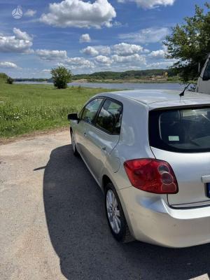 Grey Toyota Auris 2007 in Kaunas, with an engine capacity of 2.00 L and mileage of 376 thousand km for 2200 €, photo 3 on AUTOMOTO.COM.LV