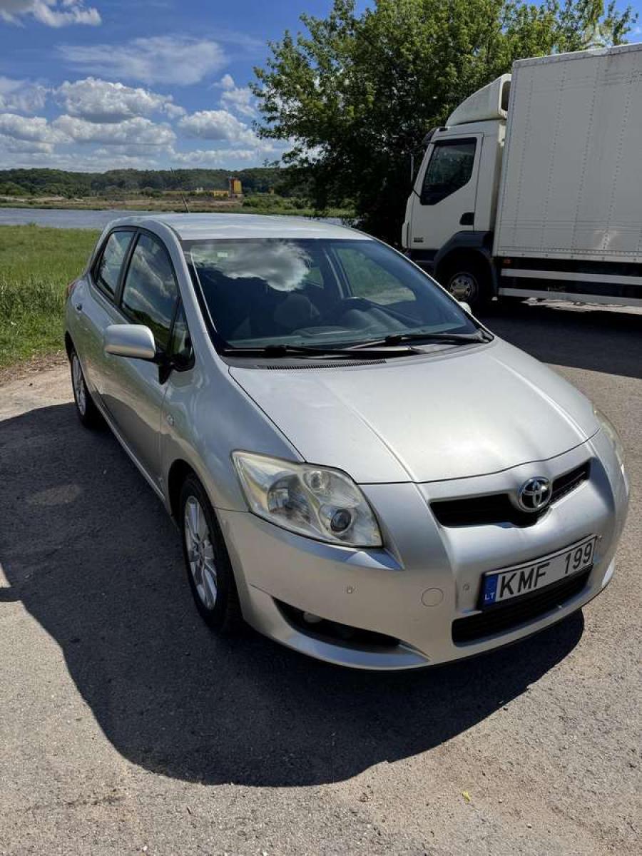 Grey Toyota Auris 2007 in Kaunas, with an engine capacity of 2.00 L and mileage of 376 thousand km for 2200 €, photo 7 on AUTOMOTO.COM.LV