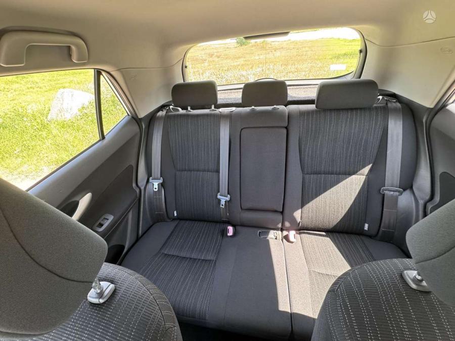 Grey Toyota Auris 2007 in Kaunas, with an engine capacity of 2.00 L and mileage of 376 thousand km for 2200 €, photo 13 on AUTOMOTO.COM.LV