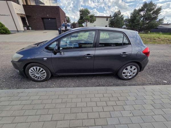 Pelēks Toyota Auris 2007 Viļņa, ar dzinēja tilpumu 2.23 L un nobraukumu 354 tūkst. km par 2000 €, foto 8 vietnē AUTOMOTO.COM.LV