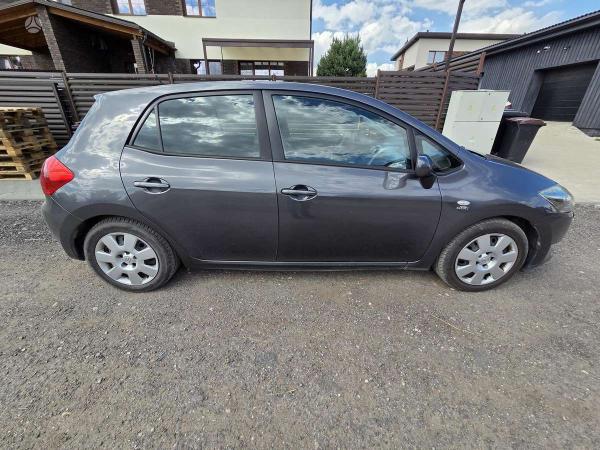 Pelēks Toyota Auris 2007 Viļņa, ar dzinēja tilpumu 2.23 L un nobraukumu 354 tūkst. km par 2000 €, foto 9 vietnē AUTOMOTO.COM.LV