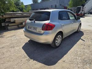 Grey Toyota Auris 2007 in Vilnius, with an engine capacity of 1.36 L and mileage of 240 thousand km for 1200 €, photo 4 on AUTOMOTO.COM.LV