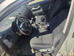 Grey Toyota Auris 2007 in Vilnius, with an engine capacity of 1.36 L and mileage of 240 thousand km for 1200 €, photo 7 on AUTOMOTO.COM.LV