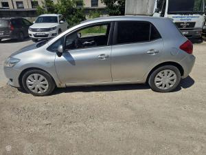 Grey Toyota Auris 2007 in Vilnius, with an engine capacity of 1.36 L and mileage of 240 thousand km for 1200 €, photo 9 on AUTOMOTO.COM.LV