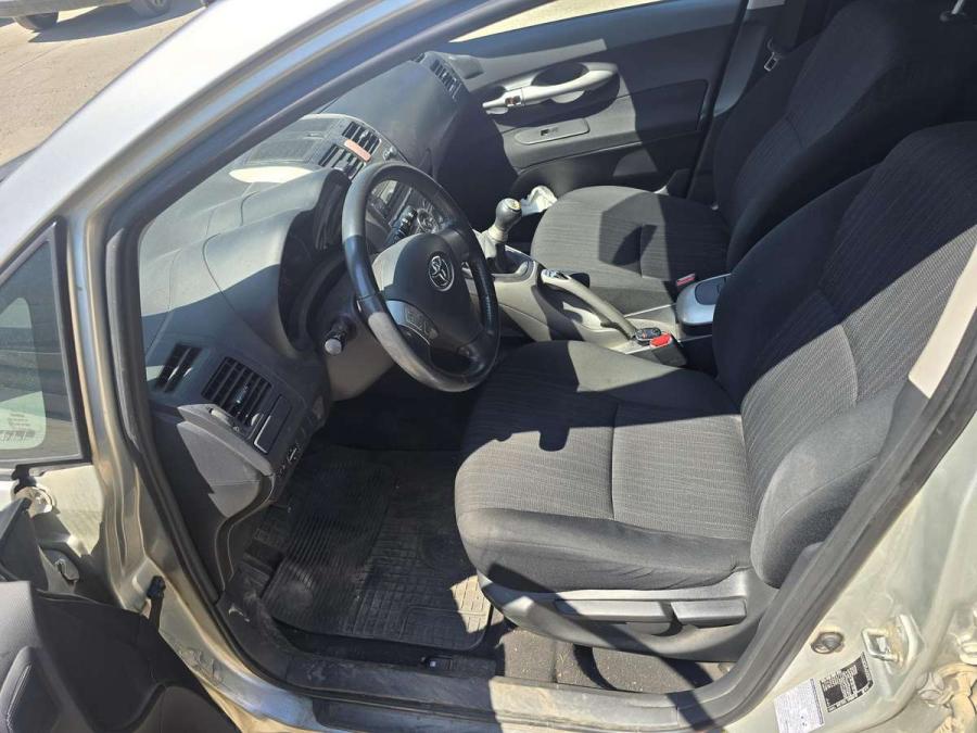Grey Toyota Auris 2007 in Vilnius, with an engine capacity of 1.36 L and mileage of 240 thousand km for 1200 €, photo 11 on AUTOMOTO.COM.LV