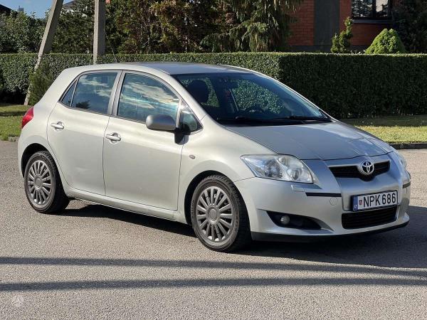 Grey Toyota Auris 2007 in Radviliskis, with an engine capacity of 2.00 L and mileage of 300 thousand km for 1999 €, photo 1 on AUTOMOTO.COM.LV