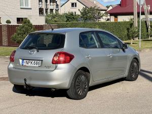 Grey Toyota Auris 2007 in Radviliskis, with an engine capacity of 2.00 L and mileage of 300 thousand km for 1999 €, photo 4 on AUTOMOTO.COM.LV