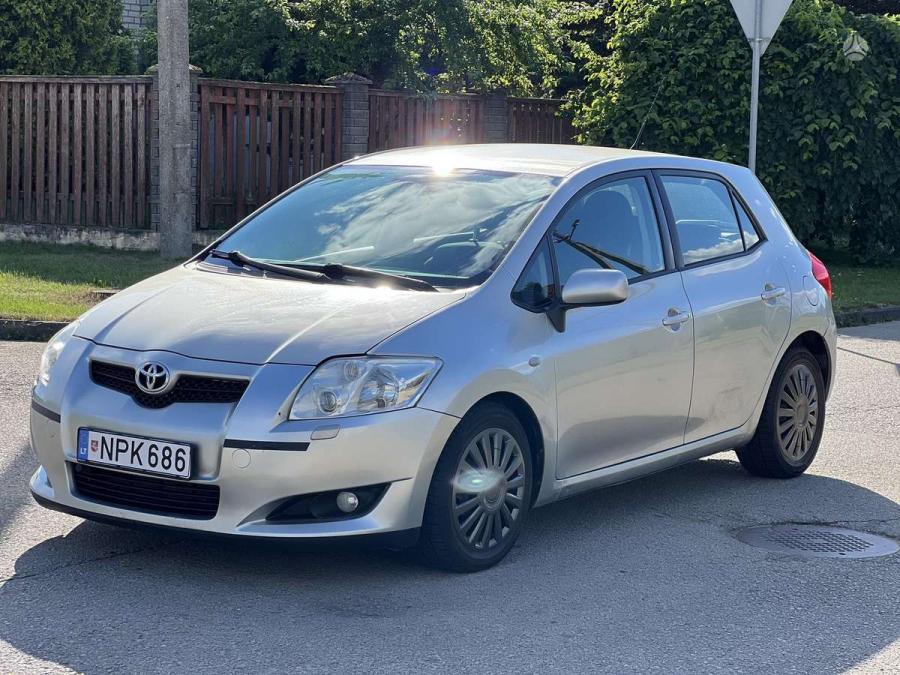 Grey Toyota Auris 2007 in Radviliskis, with an engine capacity of 2.00 L and mileage of 300 thousand km for 1999 €, photo 8 on AUTOMOTO.COM.LV