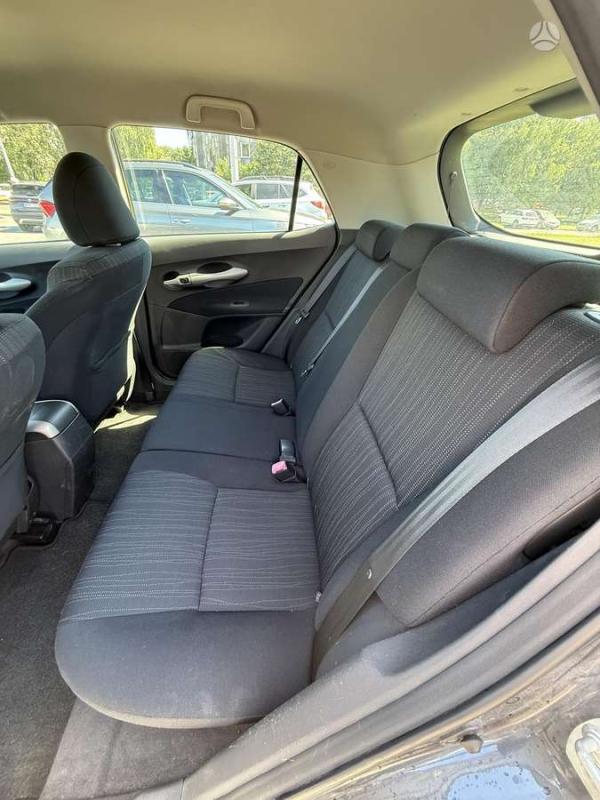Pelēks Toyota Auris 2007 Viļņa, ar dzinēja tilpumu 2.00 L un nobraukumu 215 tūkst. km par 2699 €, foto 5 vietnē AUTOMOTO.COM.LV