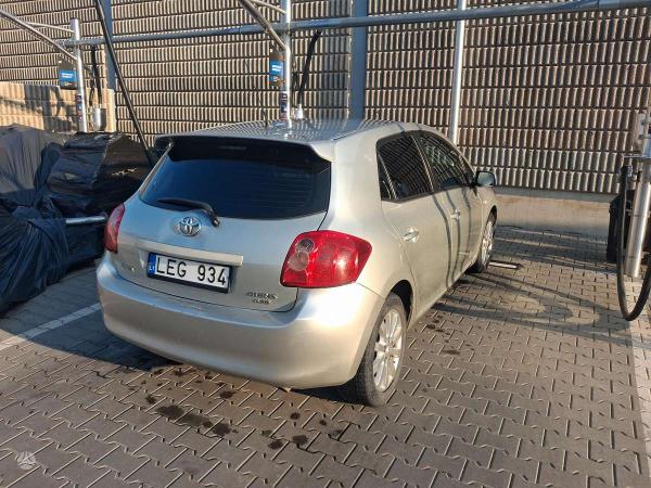 Grey Toyota Auris 2007 in Klaipeda, with an engine capacity of 2.00 L and mileage of 281 thousand km for 1500 €, photo 4 on AUTOMOTO.COM.LV