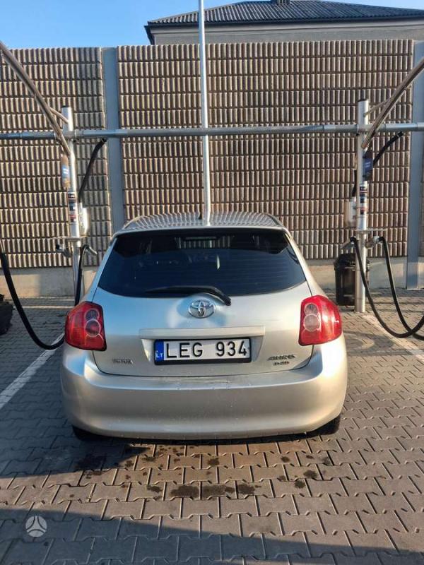 Grey Toyota Auris 2007 in Klaipeda, with an engine capacity of 2.00 L and mileage of 281 thousand km for 1500 €, photo 10 on AUTOMOTO.COM.LV