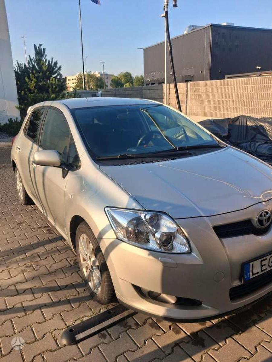 Pelēks Toyota Auris 2007 Klaipėda, ar dzinēja tilpumu 2.00 L un nobraukumu 281 tūkst. km par 1500 €, foto 12 vietnē AUTOMOTO.COM.LV