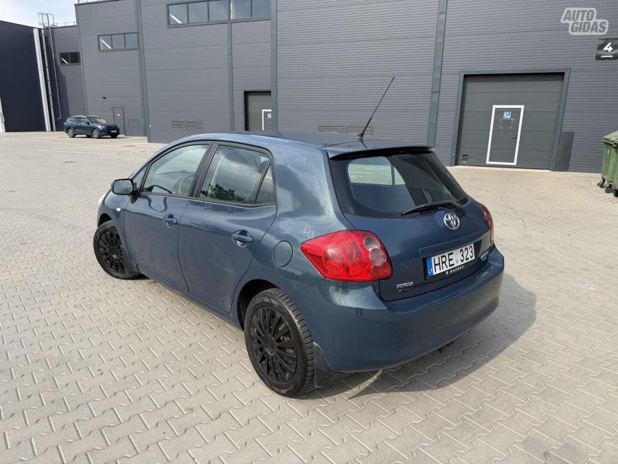 Pelēks Toyota Auris 2007 Kauņa, ar dzinēja tilpumu 2.00 L un nobraukumu 290 tūkst. km par 1950 €, foto 7 vietnē AUTOMOTO.COM.LV