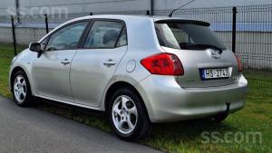 Grey Toyota Auris 2007 in Riga, with an engine capacity of 2.00 L and mileage of 317 thousand km for 1650 €, photo 5 on AUTOMOTO.COM.LV
