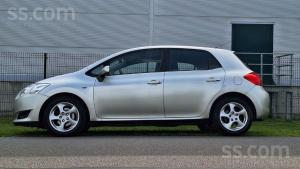Grey Toyota Auris 2007 in Riga, with an engine capacity of 2.00 L and mileage of 317 thousand km for 1650 €, photo 6 on AUTOMOTO.COM.LV