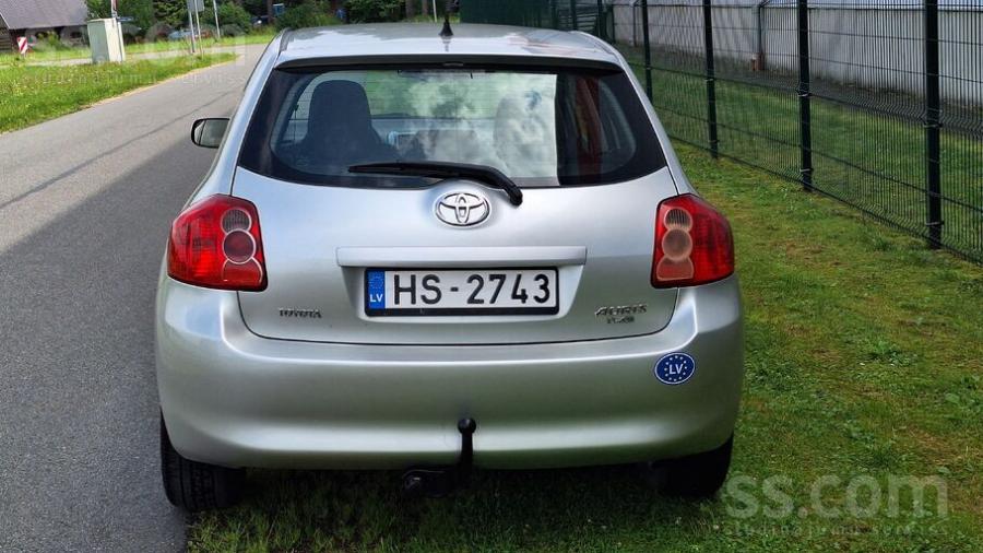 Grey Toyota Auris 2007 in Riga, with an engine capacity of 2.00 L and mileage of 317 thousand km for 1650 €, photo 17 on AUTOMOTO.COM.LV