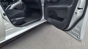 Grey Toyota Auris 2007 in Riga, with an engine capacity of 2.00 L and mileage of 317 thousand km for 1650 €, photo 24 on AUTOMOTO.COM.LV